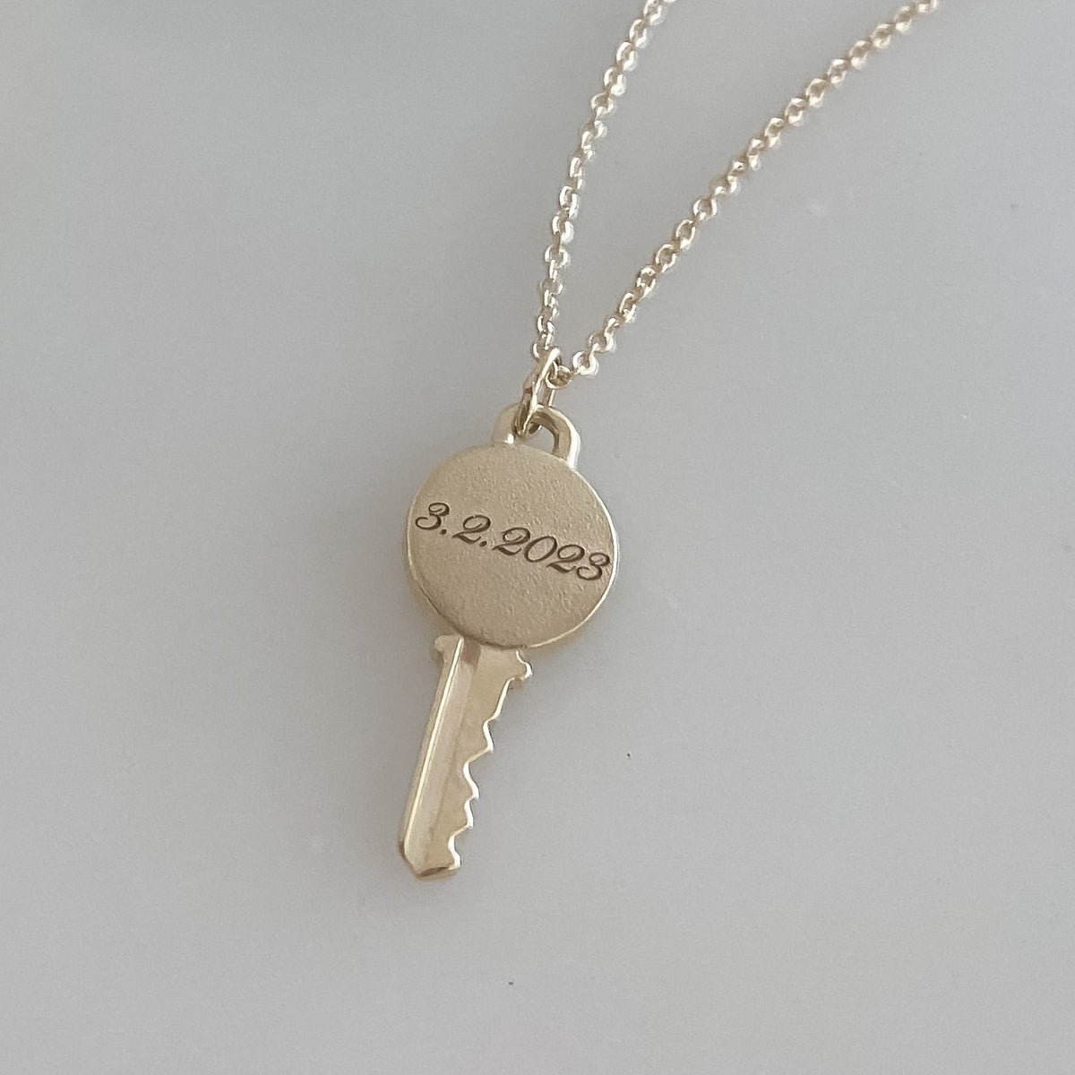 14K Gold Engravable Key Necklace – Manna