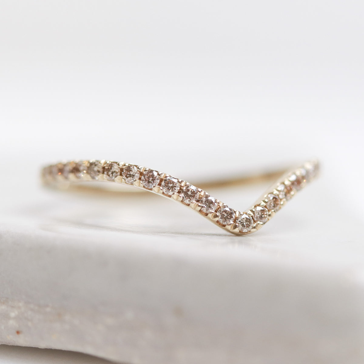 Diamond Slope Contour Ring – Manna