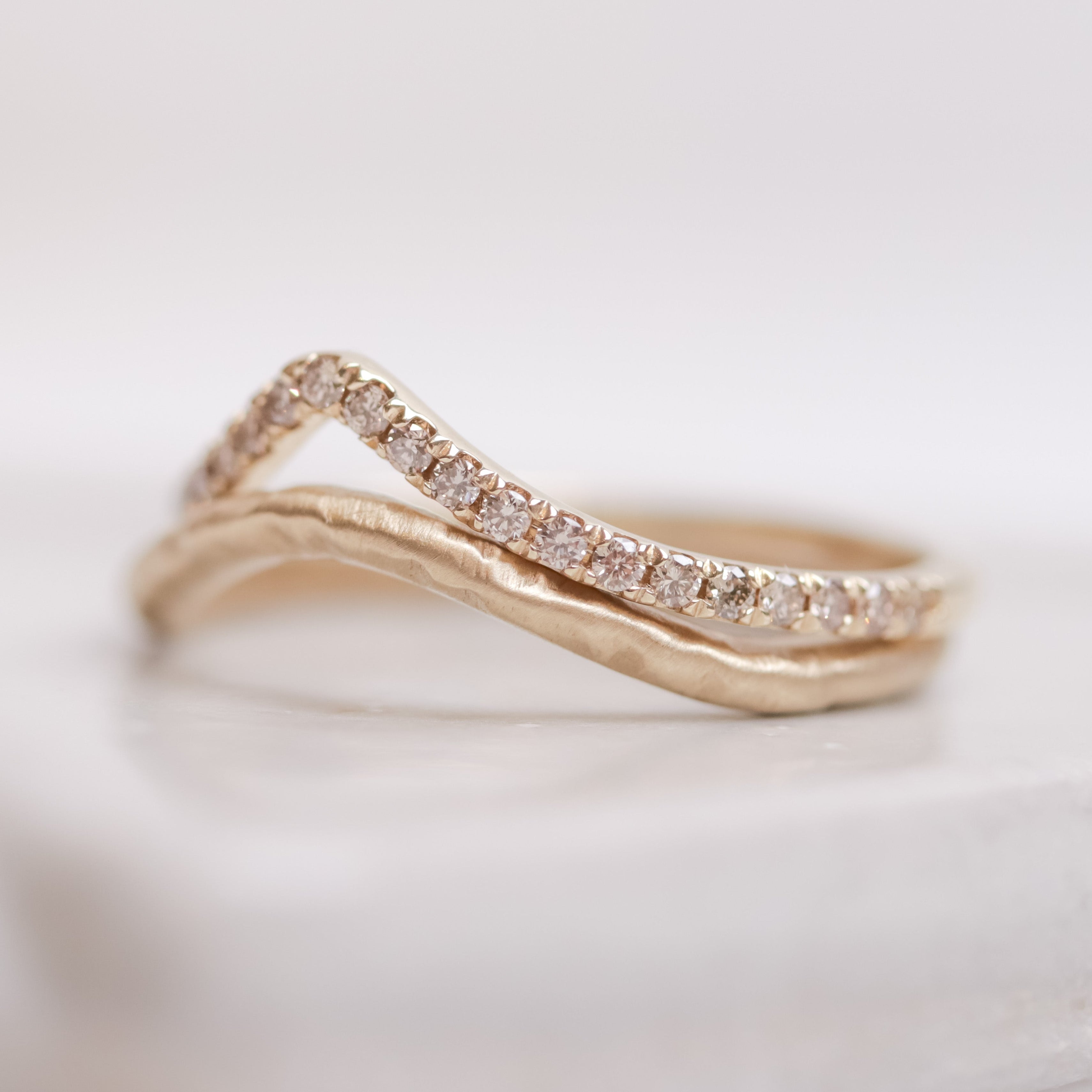 Diamond Slope Contour Ring – Manna