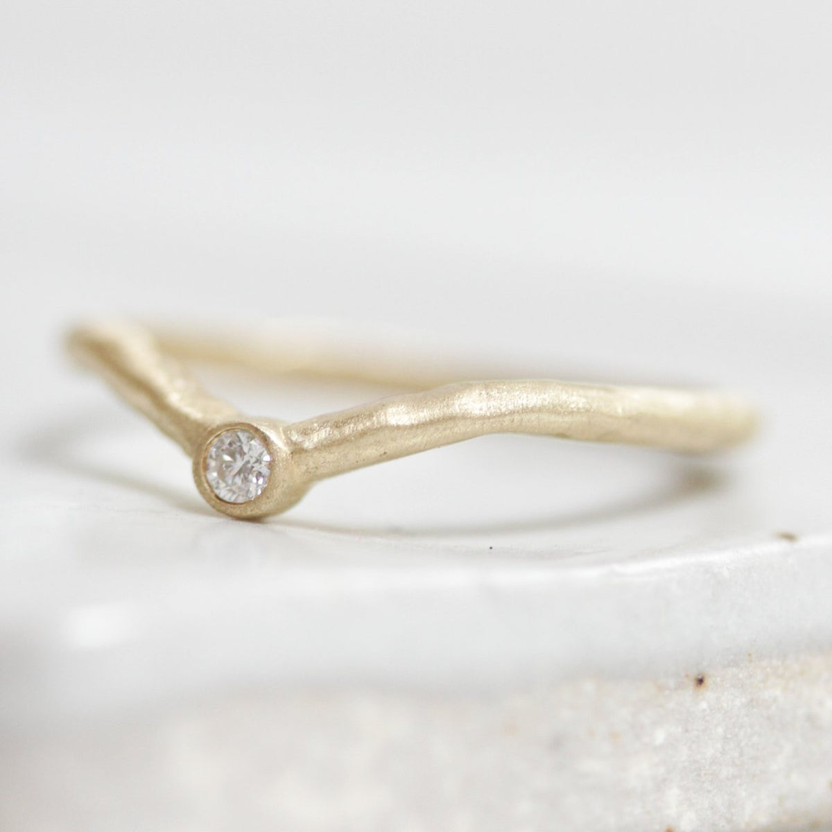 Wavy Diamond Ring – Manna